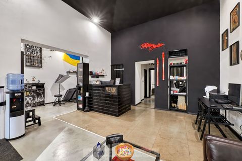 VeAn Tattoo & Piercing Studio Praha Praha 2 | Notino Salony