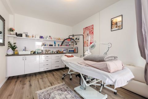 Andrea Cosmetics Sopron | Notino Salony