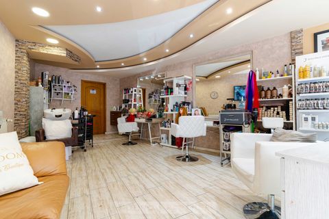 QUEENDOM HAIR&NAILS BOUTIQUE Пловдив | Notino szalonok