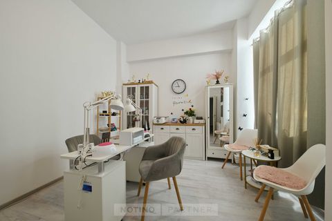 Corina Tanasa Nails Academy Vaslui | Notino салони